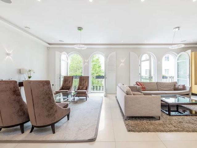 Apartment at Porchester Road, City of Westminster