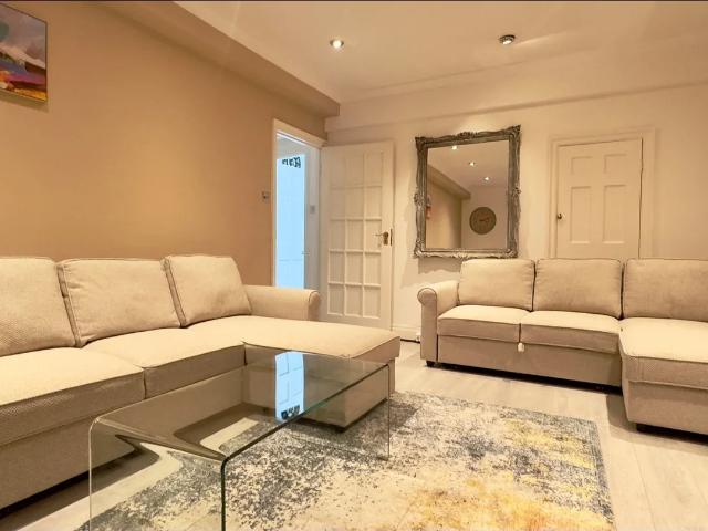 Apartment at Porchester Road, City of Westminster