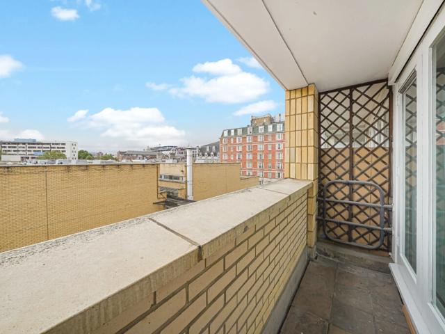 Apartment at Porchester Road, City of Westminster