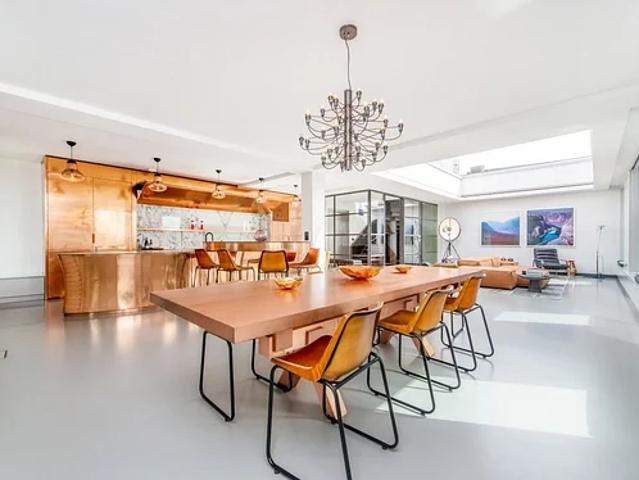 Apartment at Porchester Square, City of Westminster