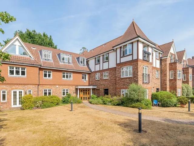 Apartment at Portmore Park Road, Elmbridge