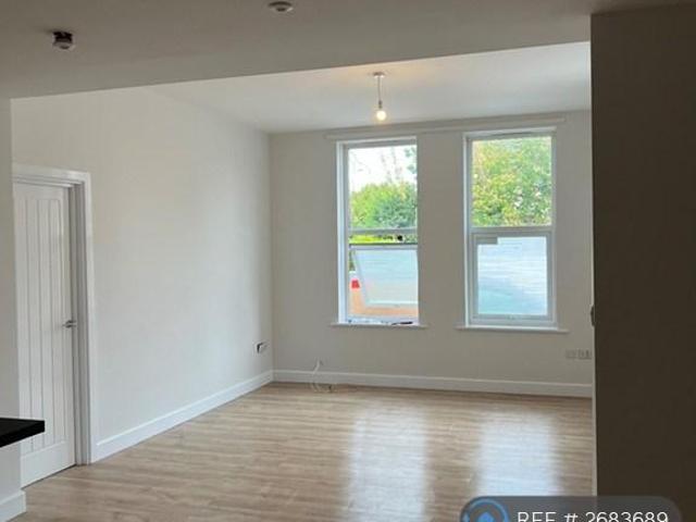 Apartment at Portland Avenue, East Devon