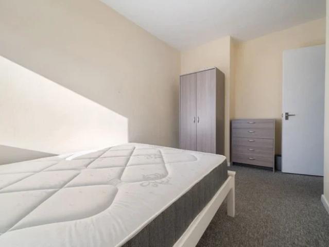 Apartment at Portland Grove, Greater London