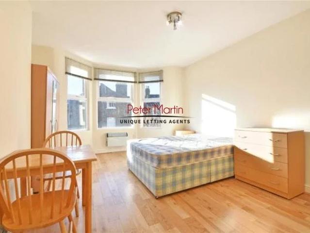 Apartment at Portsdown Mews, Greater London