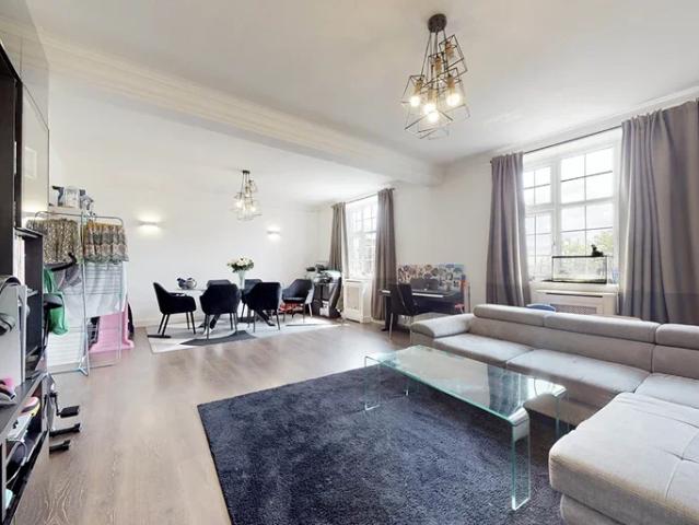 Apartment at Portsdown Mews, Greater London