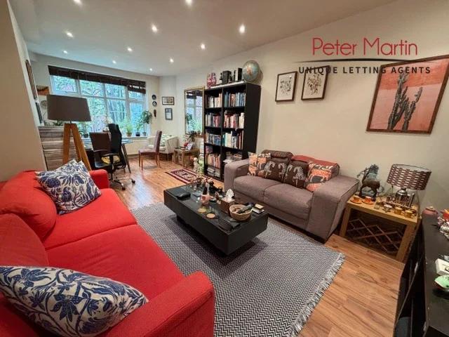 Apartment at Portsdown Mews, Greater London