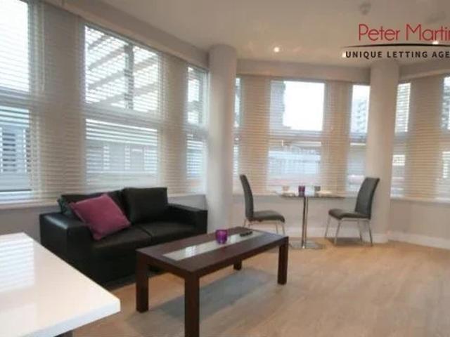 Apartment at Portsdown Mews, Greater London