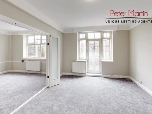 Apartment at Portsdown Mews, Greater London