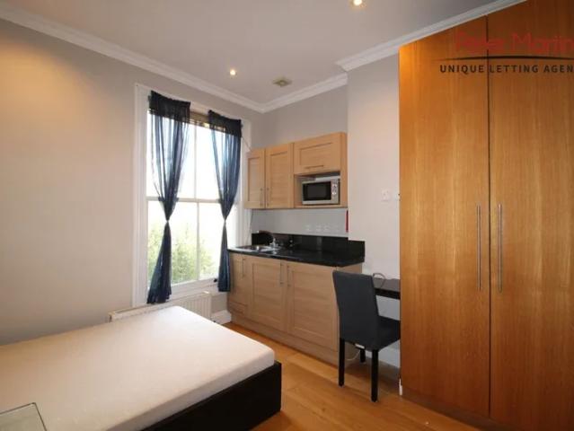 Apartment at Portsdown Mews, Greater London