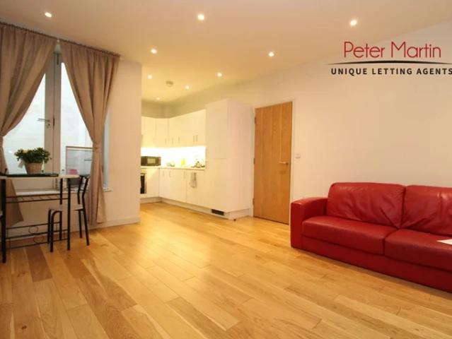 Apartment at Portsdown Mews, Greater London