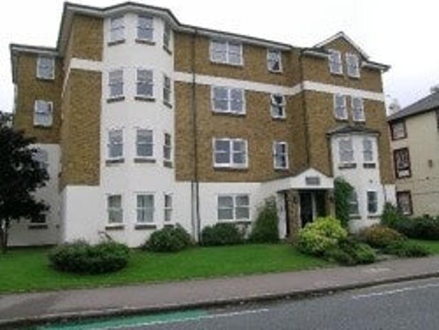 Apartment at Portsmouth Road, Greater London