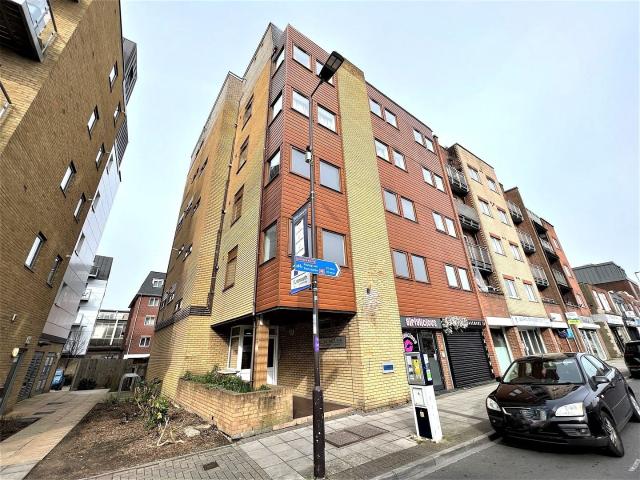 Apartment at Portsmouth Road, Portsmouth