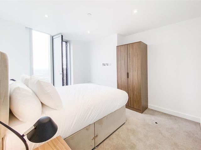 Apartment at path in front of deansgate sq, Manchester