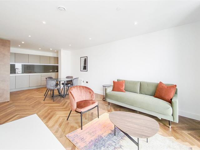 Apartment at path in front of deansgate sq, Manchester