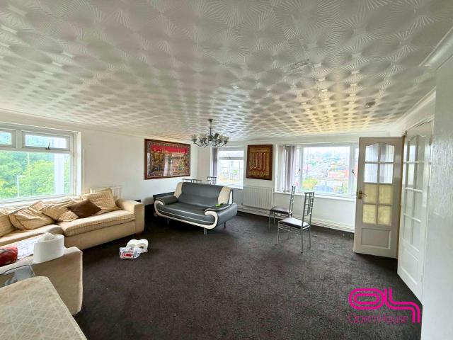 Apartment at Paulhan Street, Farnworth
