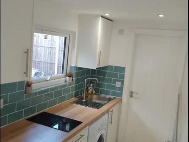Apartment at Paxton Avenue, Slough