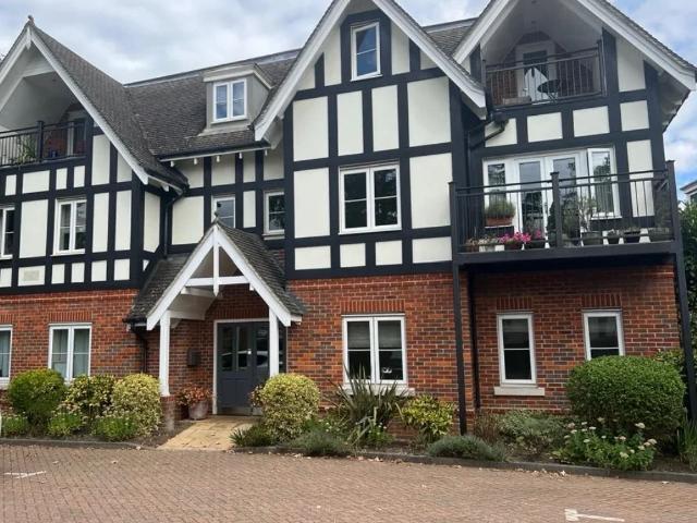 Apartment at Packhorse Road, Gerrards Cross