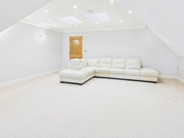 Apartment at Packhorse Road, Gerrards Cross