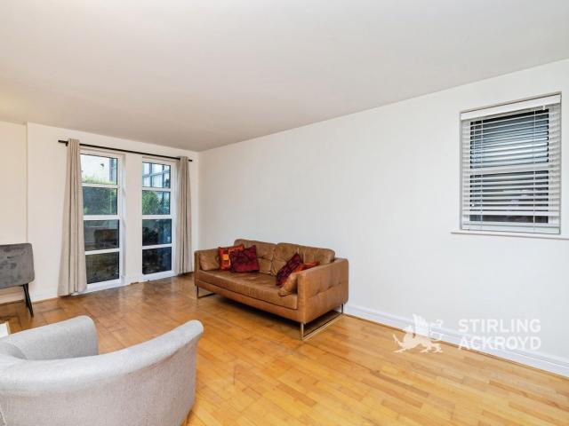 Apartment at Padbury Court, Greater London
