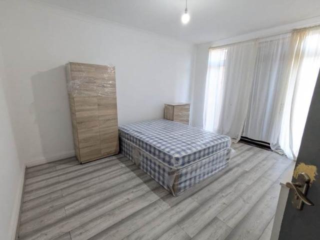 Apartment at Paddock Road, Greater London