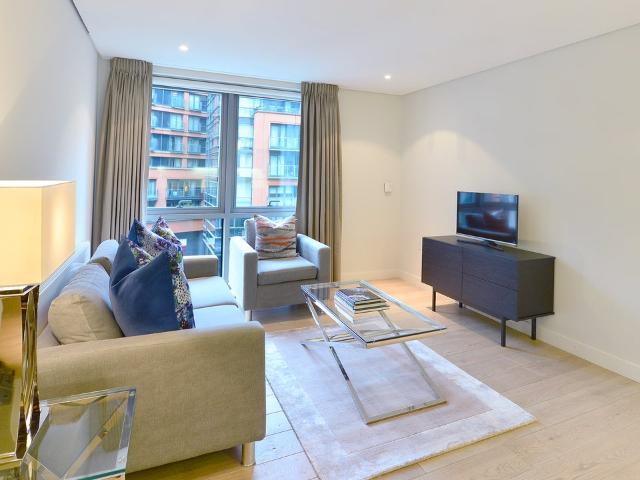 Apartment at Paddington Basin Footbridge, City of Westminster
