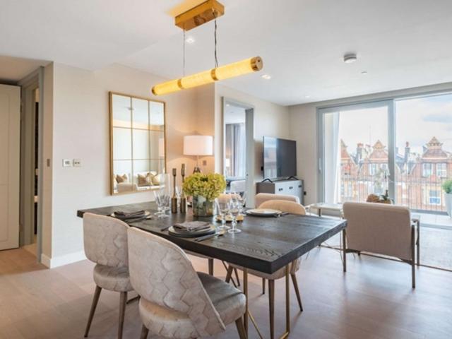 Apartment at Paddington Green, City of Westminster