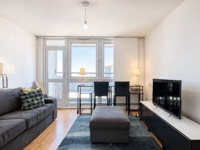 Apartment at Paddington Green, City of Westminster