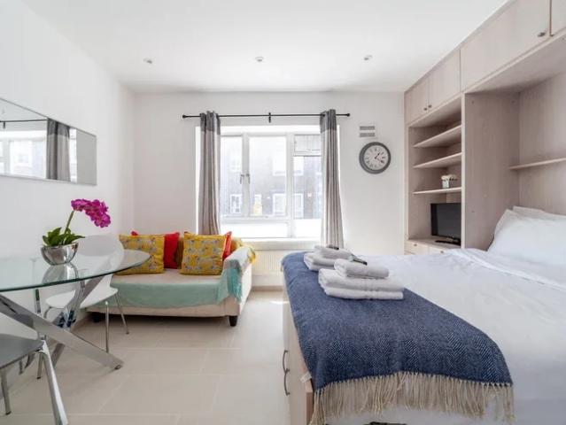 Apartment at Paddington Street, City of Westminster