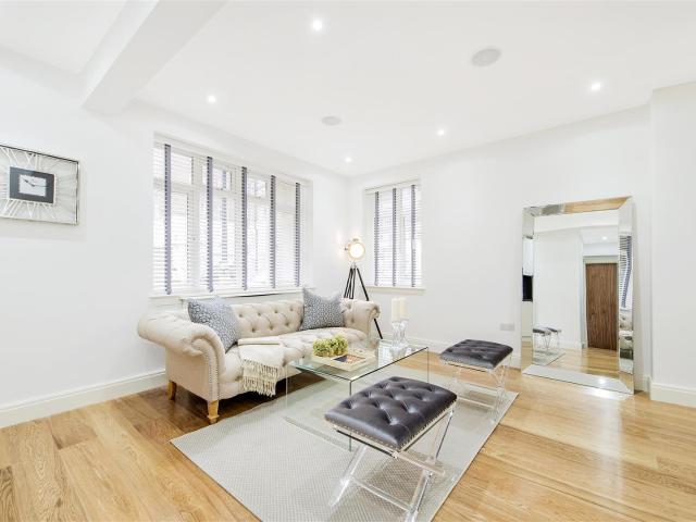 Apartment at Page Street, City of Westminster
