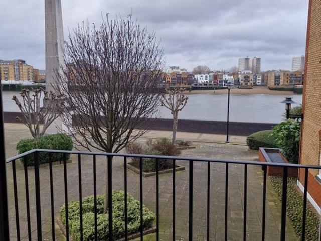 Apartment at Pageant Crescent, Greater London