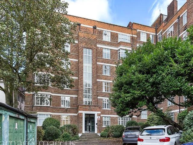 Apartment at Page's Hill, Greater London