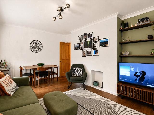 Apartment at Pagoda Gardens, Greater London
