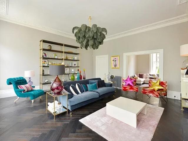 Apartment at Palace Gardens Terrace, Greater London