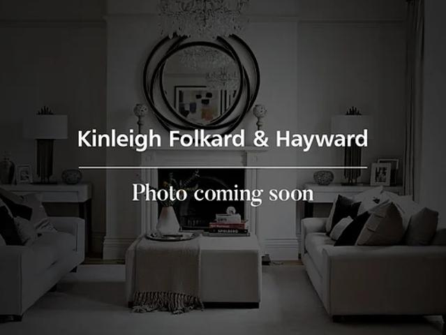 Apartment at Palace Gates Road, Greater London