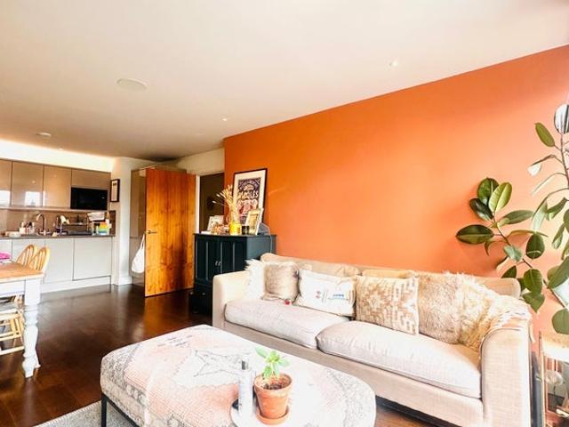 Apartment at Palace Road, Greater London