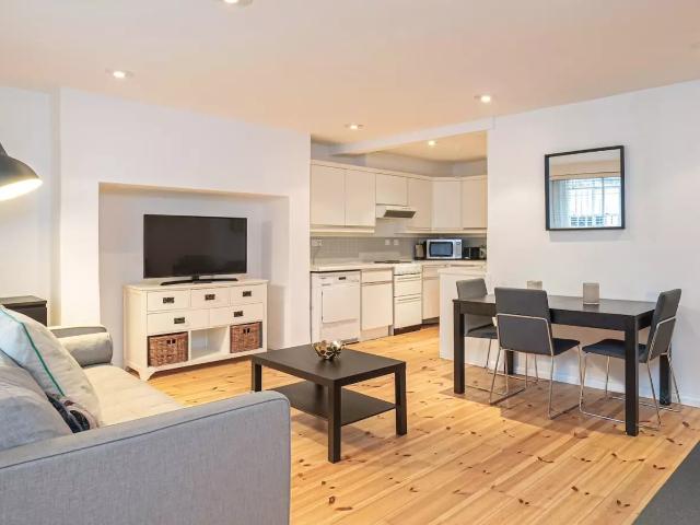 Apartment at Palgrave Gardens, City of Westminster