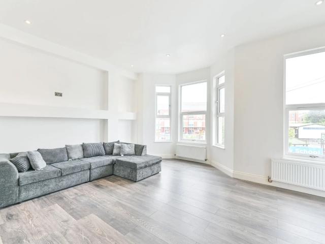 Apartment at Palermo Road, Greater London