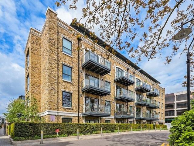 Apartment at Palladian Gardens, Greater London