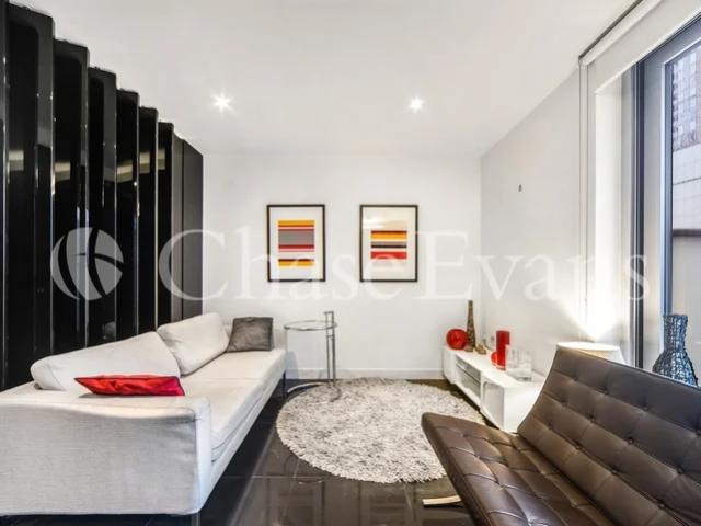 Apartment at Pan Peninsula Square, Greater London