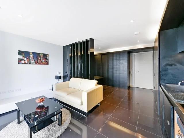 Apartment at Pan Peninsula Square, Greater London