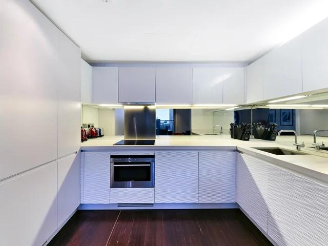 Apartment at Pan Peninsula Square, Greater London