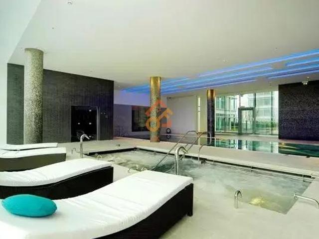 Apartment at Pan Peninsula Square, Greater London