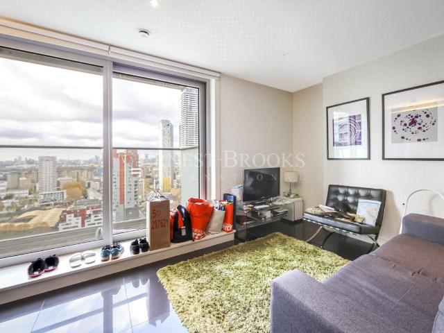 Apartment at Pan Peninsula Square, Greater London