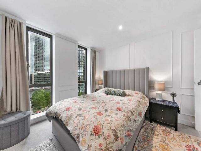 Apartment at Pan Peninsula Square, Greater London