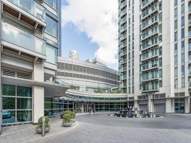 Apartment at Pan Peninsula Square, Greater London