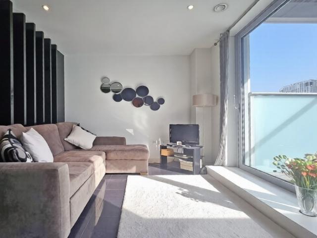 Apartment at Pan Peninsula Square, Greater London