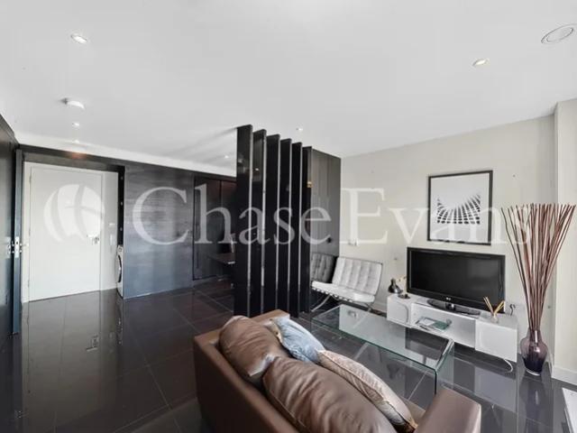 Apartment at Pan Peninsula Square, Greater London