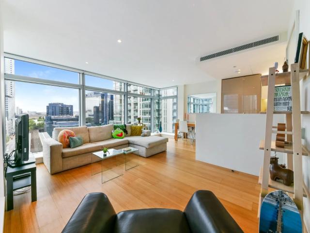 Apartment at Pan Peninsula Square, Greater London