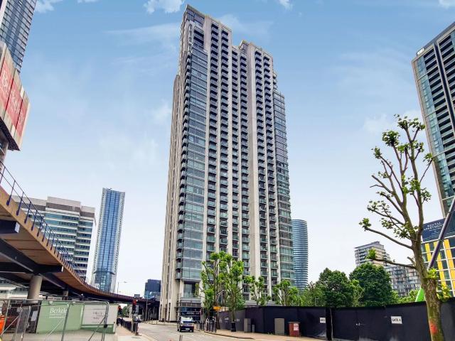 Apartment at Pan Peninsula Square, Greater London