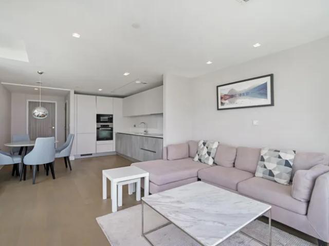 Apartment at Pan Peninsula Square, Greater London